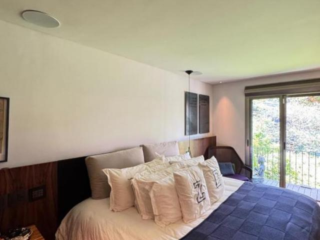 Confortável casa de vila para venda em Itaim Bibi com 2 quartos, sendo 2 suítes, 250m² remaxares#0