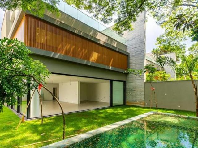 Atraente casa em condomínio para venda com 3 quartos, sendo 3 suítes, 620m² remaxfront#S8YQ9