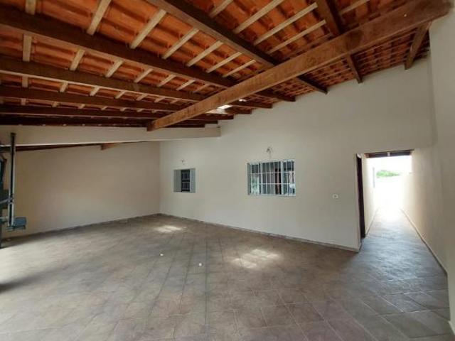 Agradável casa para venda em Centro com 2 quartos, 145m²
