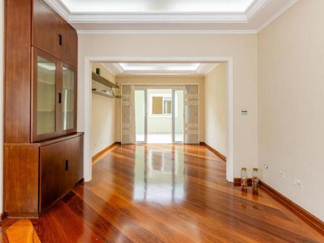 Confortável casa para venda em Chácara Santo Antônio Zona Sul com 3 quartos, sendo 1 suíte, 170m²