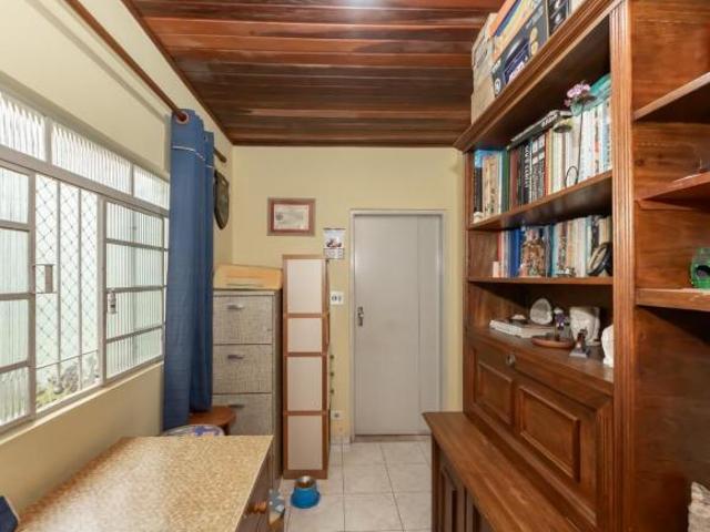 Excelente casa para venda em Chora Menino com 8 quartos, sendo 2 suítes, 104m²