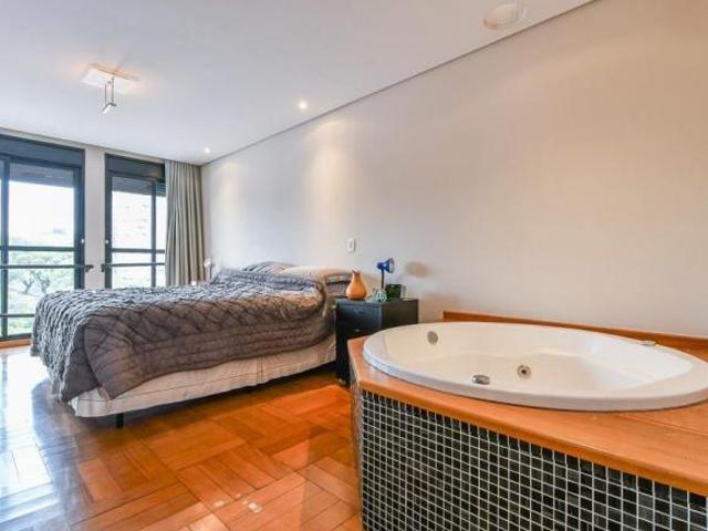 Atraente casa para venda em Aclimação com 3 quartos, sendo 3 suítes, 400m² remaxfront#KL4UE