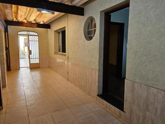 Elegante casa para venda em Água Branca com 3 quartos, sendo 2 suítes, 228m²