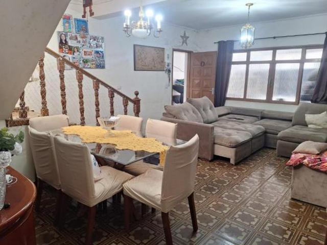 Espetacular casa para venda em Jardim Santa Mena com 4 quartos, sendo 1 suíte, 295m²