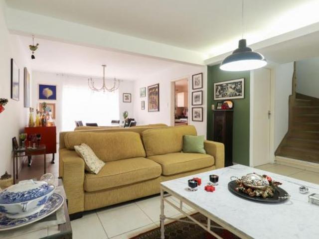 Atraente casa para venda em Vila Cordeiro com 3 quartos, sendo 1 suíte, 164m²