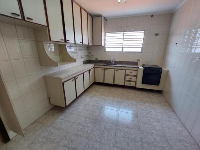 Imperdível casa para venda em Vila Guarani Z Sul com 2 quartos, sendo 1 suíte, 196m² mirtes mura