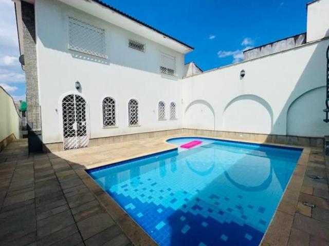 Atraente casa para venda em Vila Lúcia com 4 quartos, sendo 4 suítes, 356m²