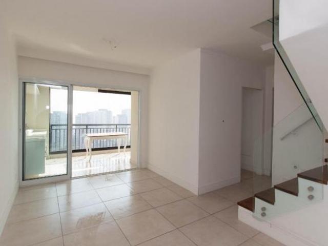 Atraente cobertura para venda em Vila Andrade com 3 quartos, sendo 2 suítes, 160m²