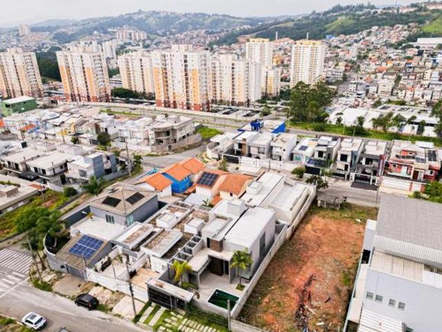 Atraente sobrado para venda em Portais Polvilho com 3 quartos, sendo 3 suítes, 189m² silvanaguir
