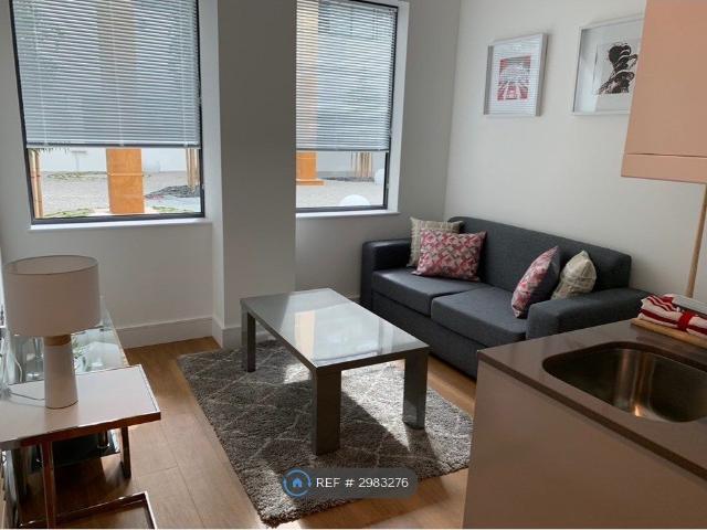 Atria House, Slough SL1, 1 bed flat to rent, £1,200 pcm | PrimeLocation