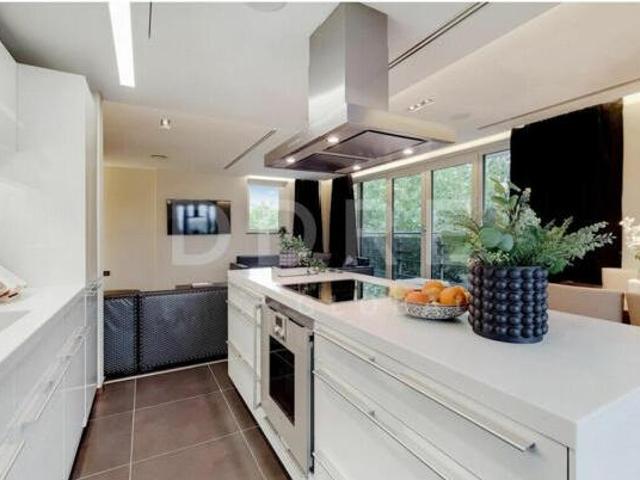 Atrium Apartments, London, 2 Bedroom Apartment
