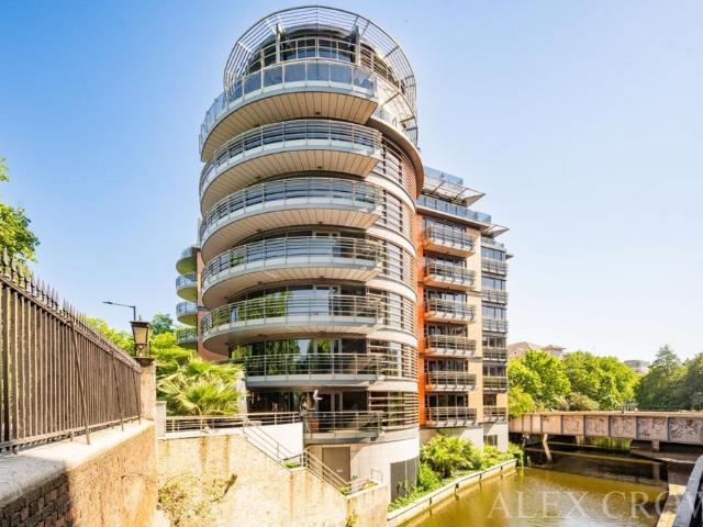Atrium Apartments, Park Road, St. 2 bed apartment to rent £7,000 pcm £1,615 pw