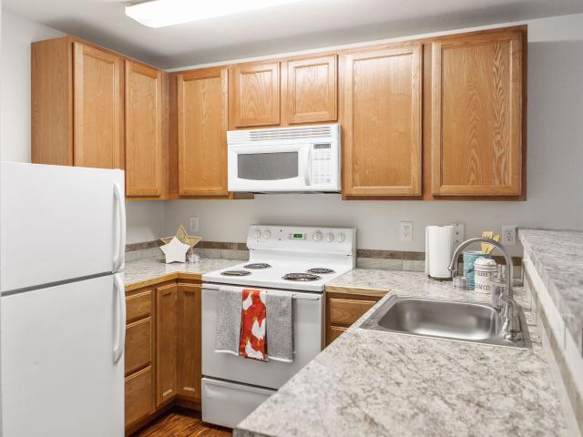 Atrium Suites 2 BR/2 BA & 3 BR/3 BA