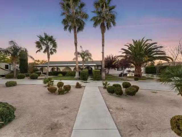 Attached Palmdale, CA 40529 12th St W