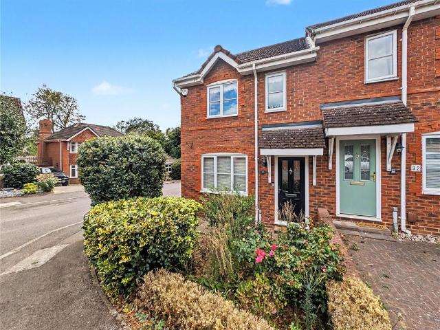 Atte Lane, Bracknell RG42 3 bed semi detached house to rent £1,850 pcm £427 pw