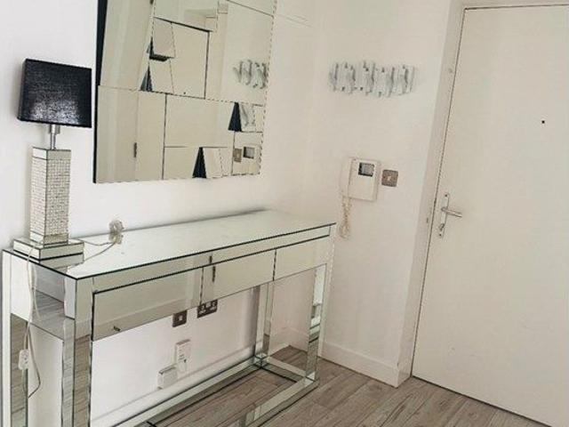 Attenborough Court, Watford WD19, 2 bed flat to rent, £1,800 pcm | PrimeLocation