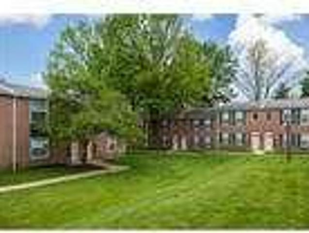 Attractive 1 bed, 1 bath. Parking Available!
