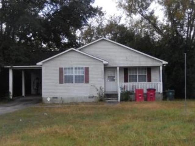 Auburn Dr