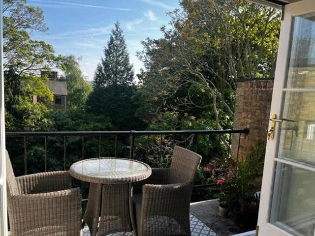 Aubert Park, London, 2 Bedroom Flat