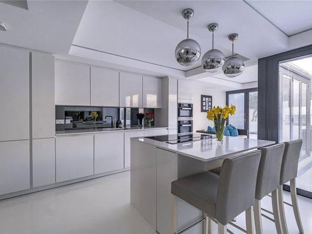 Aubert Road, London N5, 5 bedroom terraced house for sale 65.