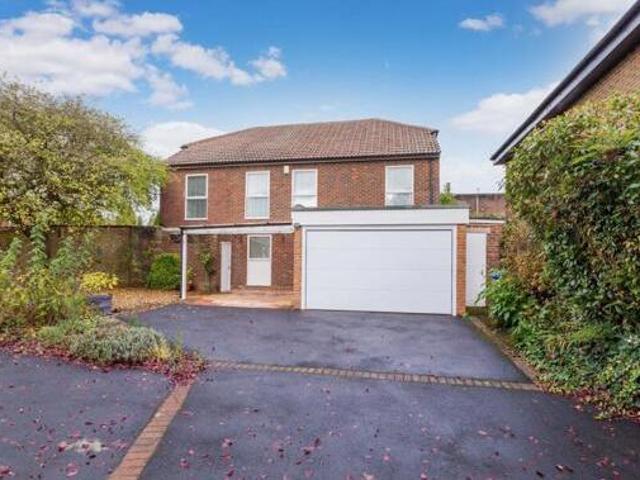 Auckland Close, Maidenhead, 5 Bedroom Detached