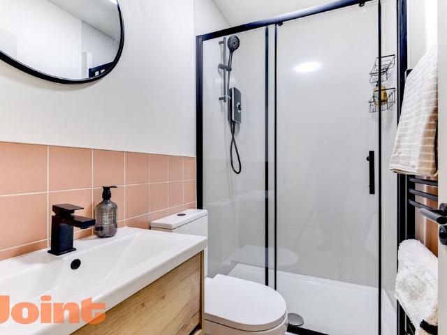 Auckland Drive, Brighton BN2 8 bed house to rent £7,280 pcm £1,680 pw
