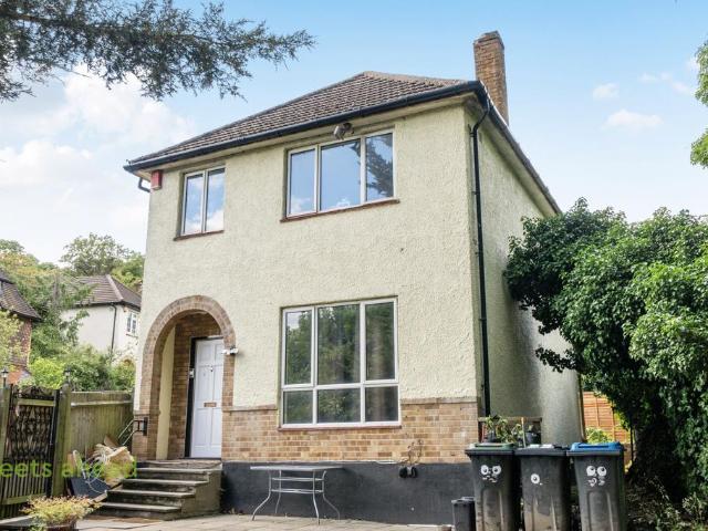 Auckland Gardens, London, SE19 3 bed detached house to rent £3,500 pcm £808 pw