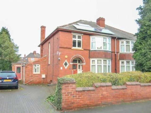 Auckland Road, Wheatley, 3 Bedroom Semi detached