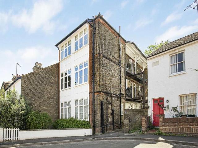 Audley Road, Richmond TW10 1 bed flat to rent £2,000 pcm £462 pw