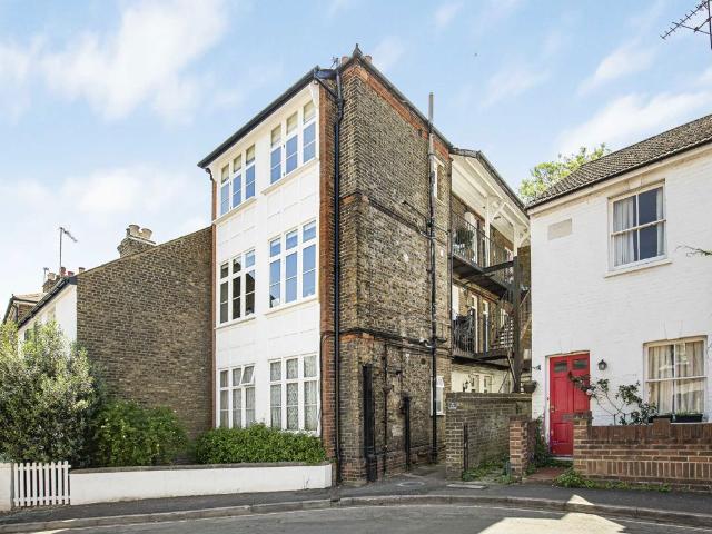 Audley Road, Richmond TW10, 1 bed flat to rent, £2,000 pcm | PrimeLocation
