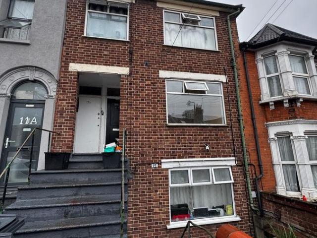 Audrey Road, Ilford, Essex IG1, 2 bed flat to rent, £1,900 pcm | PrimeLocation