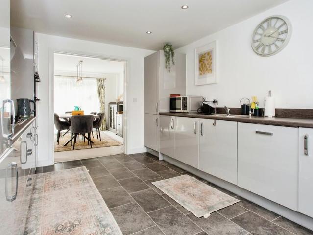Augustus Road, CAMBRIDGE, CB24 4 bed property to rent £2,100 pcm £485 pw