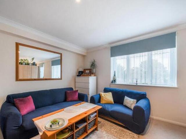 Augustus Road, London, 2 Bedroom Apartment