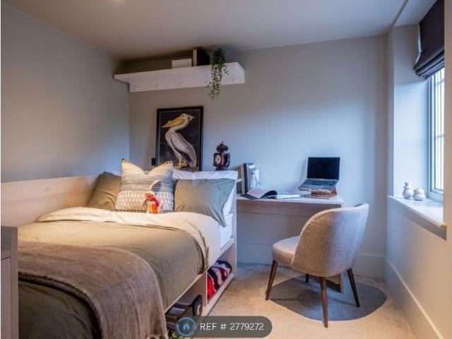 Augustus Road, London SW19, Studio to rent, £1,671 pcm | PrimeLocation