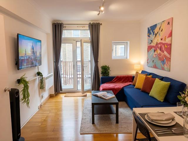 Augustus Street, Regent's Park NW1, 2 bed flat to rent, £2,750 pcm | PrimeLocation
