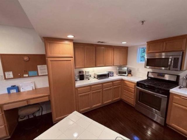 August 1 to December 31 sublease