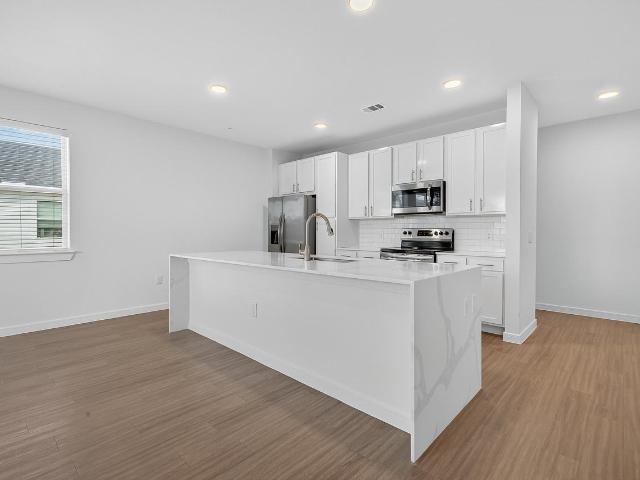 August Friendswood 1 Bedroom Apartment for Rent at 2911 El Dorado Blvd, Friendswood, TX 77546