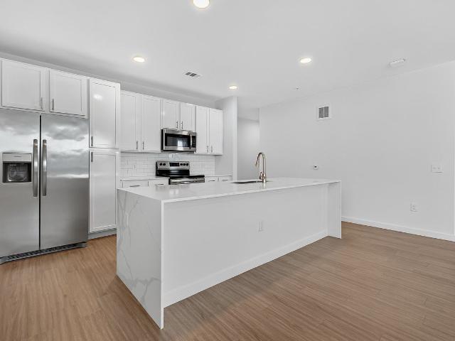 August Friendswood 2 Bedroom Apartment for Rent at 2911 El Dorado Blvd, Friendswood, TX 77546