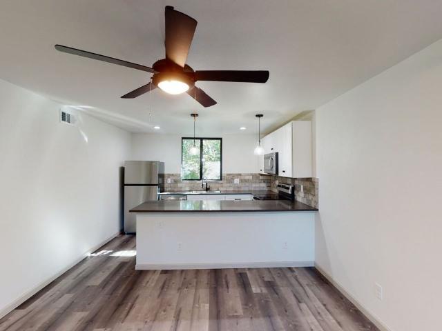August Move 2 Bedroom Apartment for Rent at 5402 Gaston Ave, Dallas, TX 75214