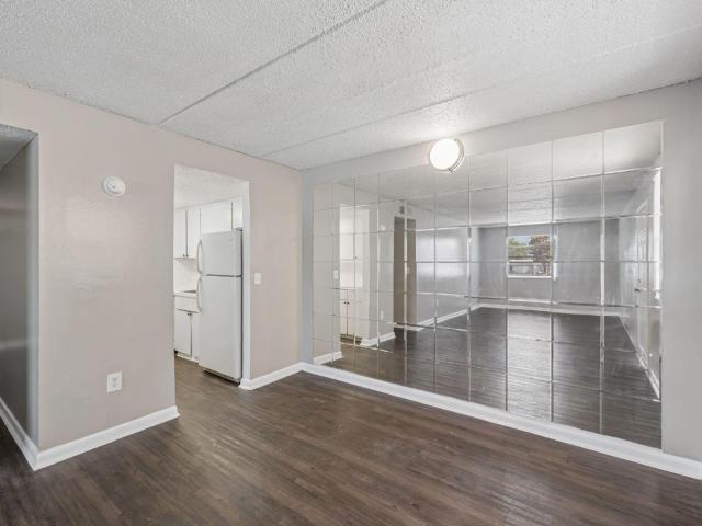 AUGUST MOVE IN SPECIAL!