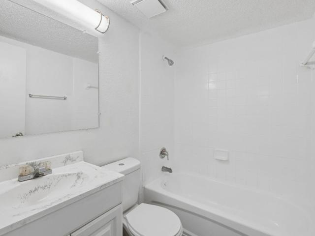 AUGUST MOVE IN SPECIAL!