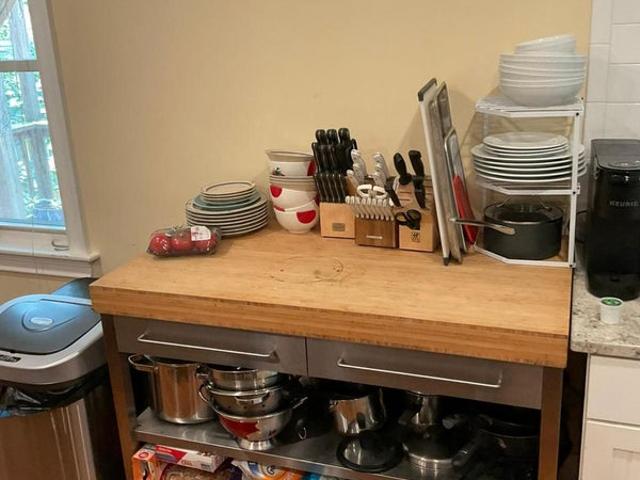 AUGUST SUBLET IN CAMBRIDGE, MA