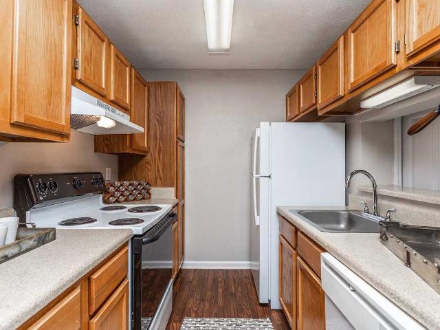 Augusta Commons 3 Bedroom Apartment for Rent at 705 Powers Ferry Rd Se, Marietta, GA 30067
