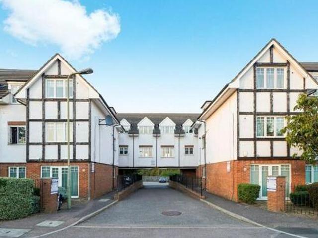 Augusta Court, Great North Way, 2 Bedroom Apartment