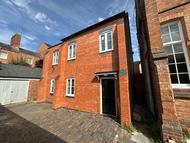 Augusta Place, Leamington Spa CV32, 1 bed flat to rent, £900 pcm | PrimeLocation