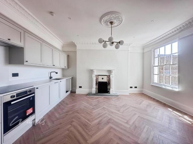 Augusta Road Ramsgate CT11 3 bed apartment to rent £1,450 pcm £335 pw
