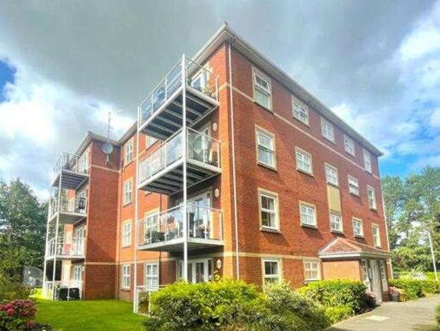 Aughton Park Drive, Aughton, 2 Bedroom Flat