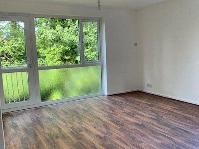 Aurum Close, Horley, Surrey, RH6