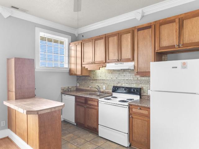 Aura on 14th 1 Bedroom Apartment for Rent at 1171 14th Ave S, Birmingham, AL 35205 Five Points South