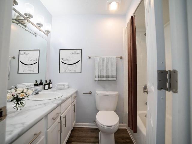 Aura Apartments 3 Bedroom Apartment for Rent at 3035 W 39th St, Spring Hill, IN 46228 Wynnedale Spring Hill